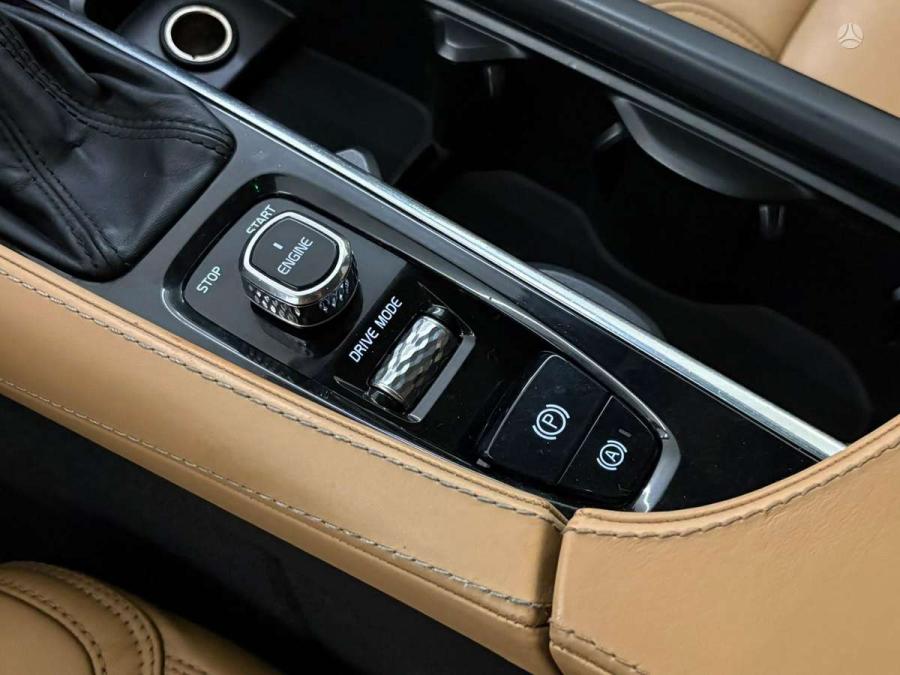Melns Volvo XC90 2016 Marijampole, ar dzinēja tilpumu 1.97 L un nobraukumu 193 tūkst. km par 20850 €, foto 13 vietnē AUTOMOTO.COM.LV