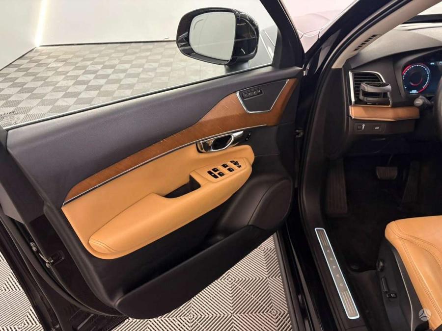 Melns Volvo XC90 2016 Marijampole, ar dzinēja tilpumu 1.97 L un nobraukumu 193 tūkst. km par 20850 €, foto 28 vietnē AUTOMOTO.COM.LV