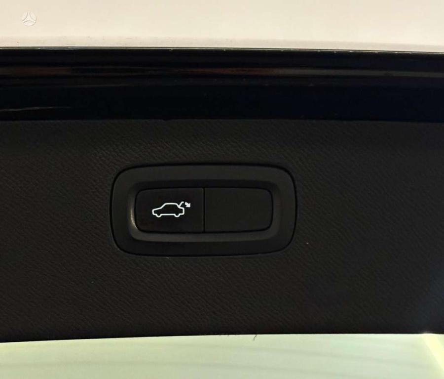 Melns Volvo XC90 2016 Marijampole, ar dzinēja tilpumu 1.97 L un nobraukumu 193 tūkst. km par 20850 €, foto 31 vietnē AUTOMOTO.COM.LV