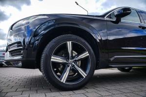 Black Volvo XC90 2016 in Marijampole, with an engine capacity of 1.97 L and mileage of 293 thousand km for 14450 €, photo 5 on AUTOMOTO.COM.LV