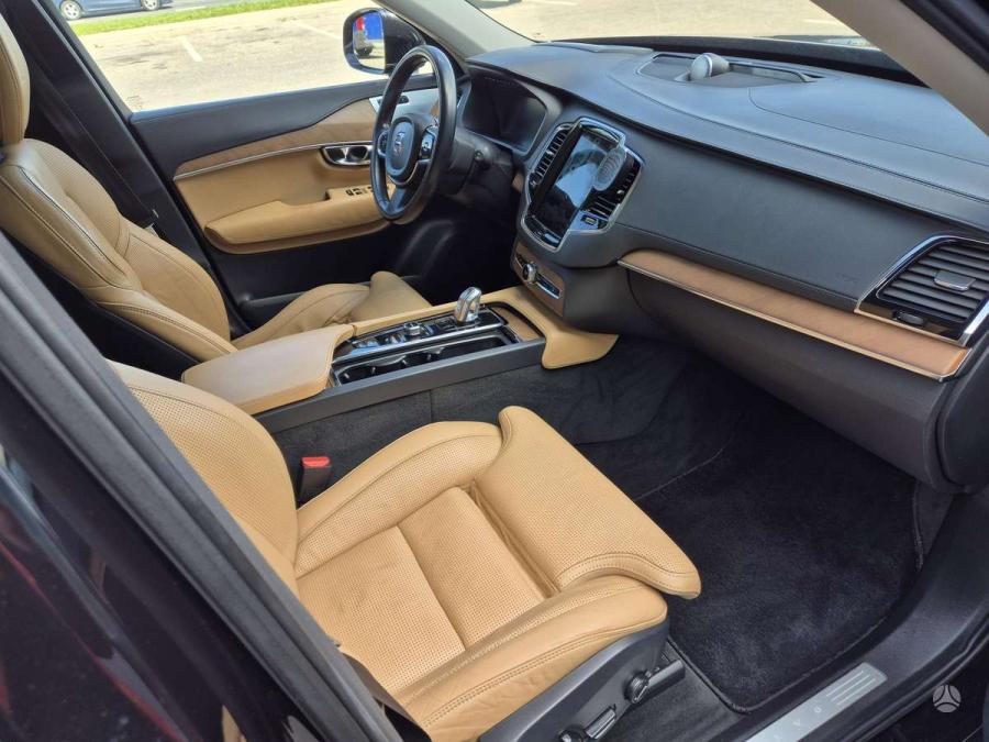 Melns Volvo XC90 2016 Viļņa, ar dzinēja tilpumu 1.97 L un nobraukumu 295 tūkst. km par 20900 €, foto 13 vietnē AUTOMOTO.COM.LV