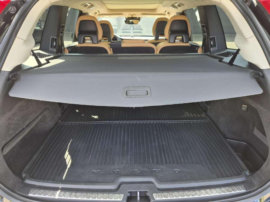 Melns Volvo XC90 2016 Viļņa, ar dzinēja tilpumu 1.97 L un nobraukumu 295 tūkst. km par 20900 €, foto 21 vietnē AUTOMOTO.COM.LV