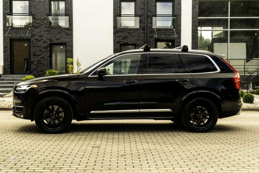 Black Volvo XC90 2016 in Ukmerge, with an engine capacity of 1.97 L and mileage of 203 thousand km for 17800 €, photo 5 on AUTOMOTO.COM.LV