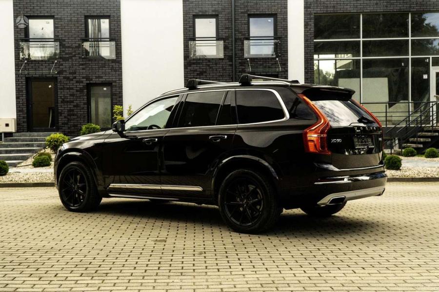 Black Volvo XC90 2016 in Ukmerge, with an engine capacity of 1.97 L and mileage of 203 thousand km for 17800 €, photo 6 on AUTOMOTO.COM.LV