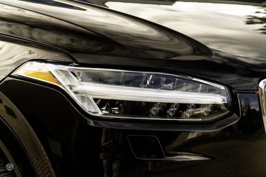 Black Volvo XC90 2016 in Ukmerge, with an engine capacity of 1.97 L and mileage of 203 thousand km for 17800 €, photo 10 on AUTOMOTO.COM.LV