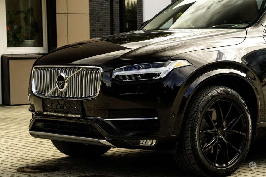 Black Volvo XC90 2016 in Ukmerge, with an engine capacity of 1.97 L and mileage of 203 thousand km for 17800 €, photo 12 on AUTOMOTO.COM.LV