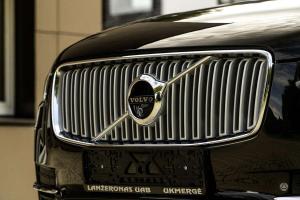 Black Volvo XC90 2016 in Ukmerge, with an engine capacity of 1.97 L and mileage of 203 thousand km for 17800 €, photo 13 on AUTOMOTO.COM.LV