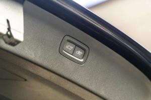 Black Volvo XC90 2016 in Ukmerge, with an engine capacity of 1.97 L and mileage of 203 thousand km for 17800 €, photo 19 on AUTOMOTO.COM.LV