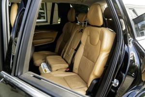 Black Volvo XC90 2016 in Ukmerge, with an engine capacity of 1.97 L and mileage of 203 thousand km for 17800 €, photo 23 on AUTOMOTO.COM.LV