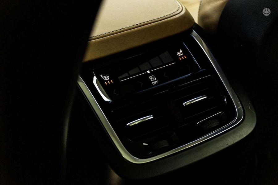 Black Volvo XC90 2016 in Ukmerge, with an engine capacity of 1.97 L and mileage of 203 thousand km for 17800 €, photo 24 on AUTOMOTO.COM.LV