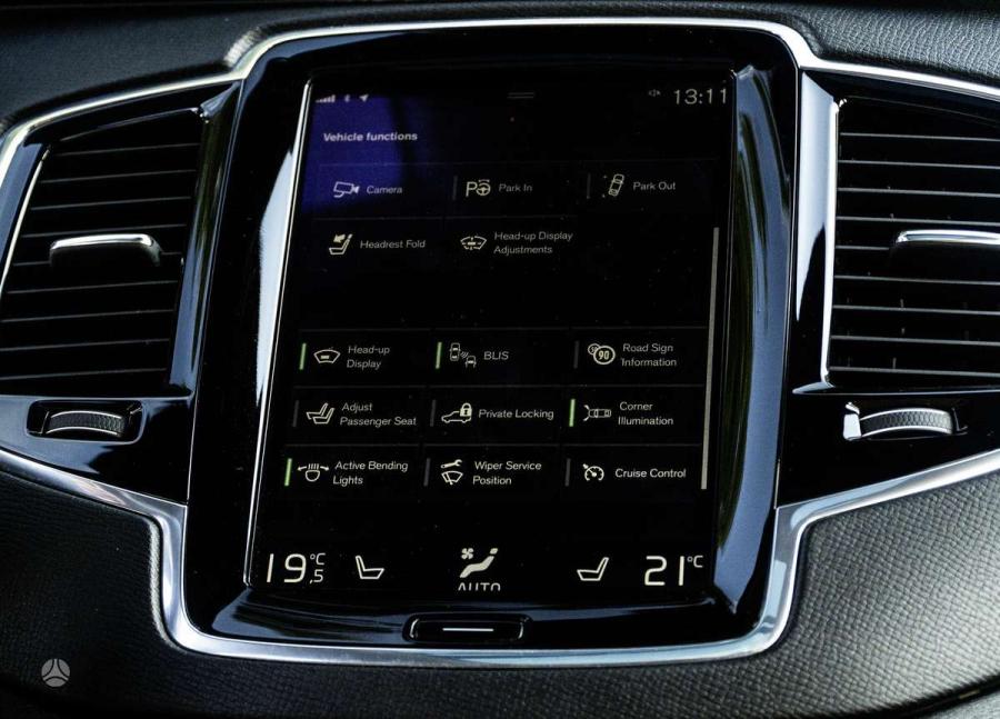 Black Volvo XC90 2016 in Ukmerge, with an engine capacity of 1.97 L and mileage of 203 thousand km for 17800 €, photo 34 on AUTOMOTO.COM.LV