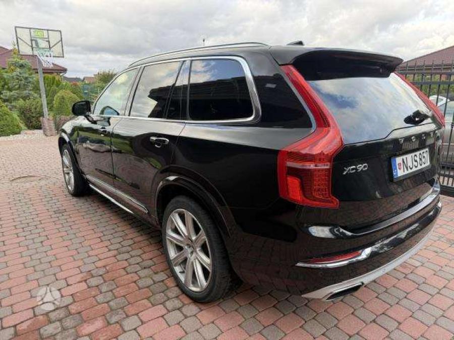 Black Volvo XC90 2016 in Klaipeda, with an engine capacity of 1.97 L and mileage of 274 thousand km for 16900 €, photo 5 on AUTOMOTO.COM.LV