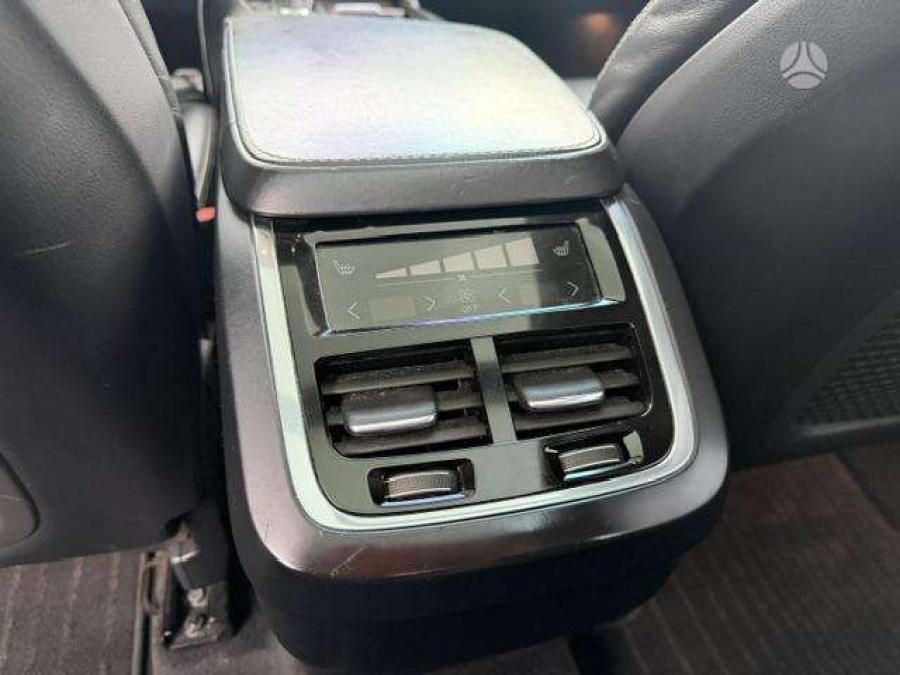 Black Volvo XC90 2016 in Klaipeda, with an engine capacity of 1.97 L and mileage of 274 thousand km for 16900 €, photo 13 on AUTOMOTO.COM.LV