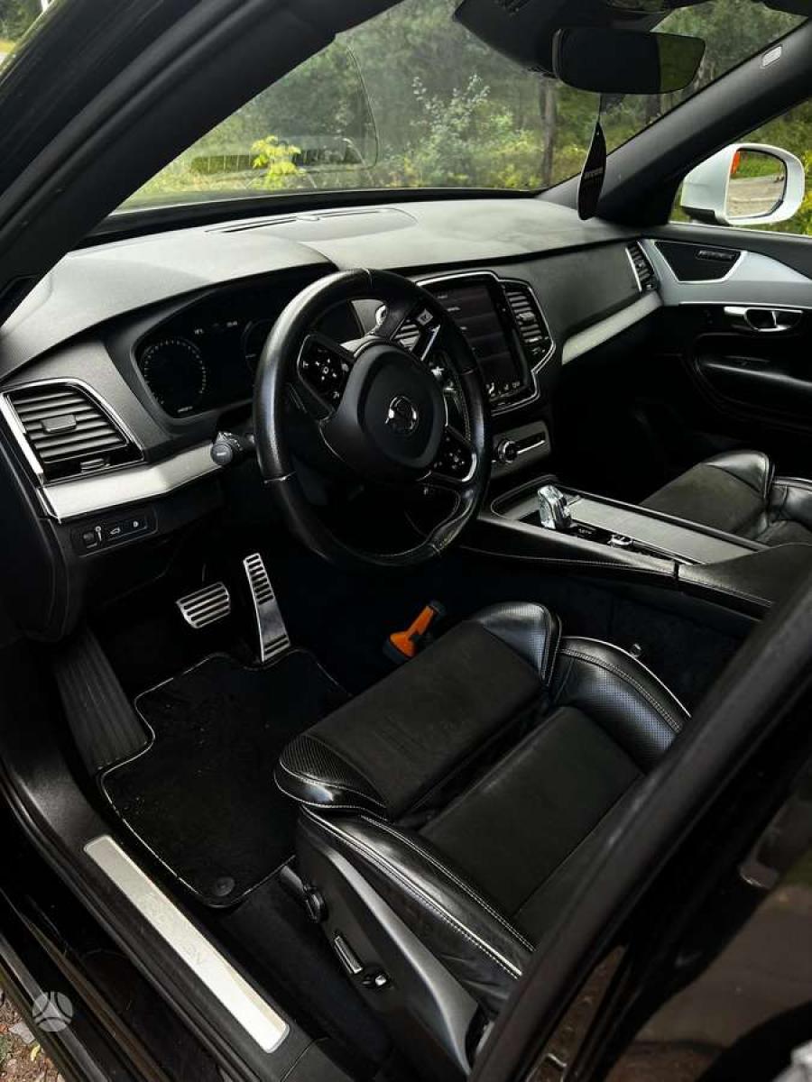 Black Volvo XC90 2016 in Klaipeda, with an engine capacity of 2.00 L and mileage of 247 thousand km for 17000 €, photo 11 on AUTOMOTO.COM.LV