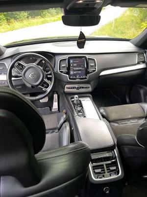 Black Volvo XC90 2016 in Klaipeda, with an engine capacity of 2.00 L and mileage of 247 thousand km for 17000 €, photo 12 on AUTOMOTO.COM.LV