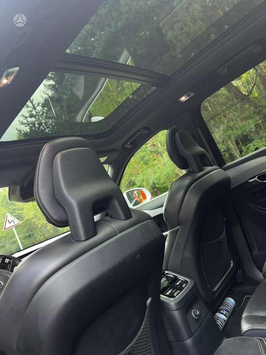 Black Volvo XC90 2016 in Klaipeda, with an engine capacity of 2.00 L and mileage of 247 thousand km for 17000 €, photo 13 on AUTOMOTO.COM.LV