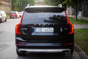 Black Volvo XC90 2016 in Riga, with an engine capacity of 2.00 L and mileage of 277 thousand km for 18300 €, photo 4 on AUTOMOTO.COM.LV