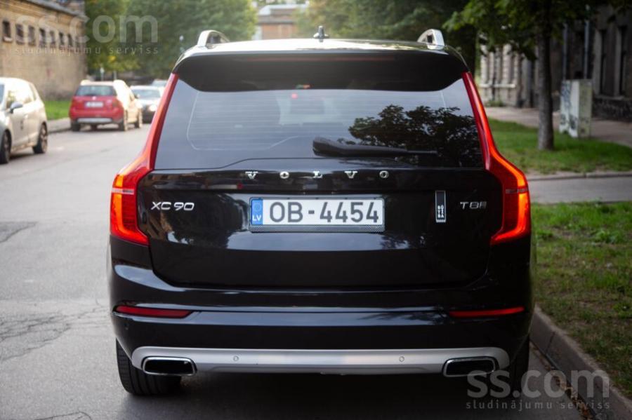 Black Volvo XC90 2016 in Riga, with an engine capacity of 2.00 L and mileage of 277 thousand km for 18300 €, photo 4 on AUTOMOTO.COM.LV