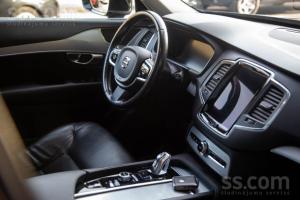 Black Volvo XC90 2016 in Riga, with an engine capacity of 2.00 L and mileage of 277 thousand km for 18300 €, photo 5 on AUTOMOTO.COM.LV