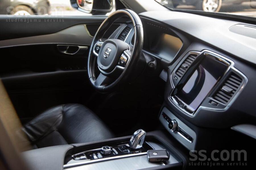 Black Volvo XC90 2016 in Riga, with an engine capacity of 2.00 L and mileage of 277 thousand km for 18300 €, photo 5 on AUTOMOTO.COM.LV