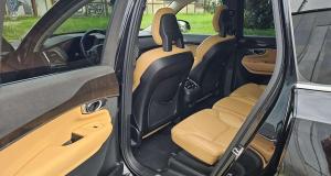 Black Volvo XC90 2016 in Klaipeda, with an engine capacity of 1.97 L and mileage of 240 thousand km for 16500 €, photo 13 on AUTOMOTO.COM.LV
