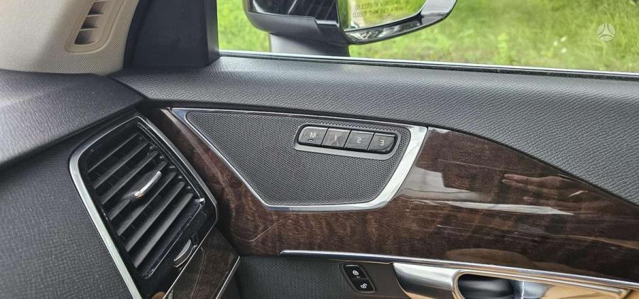 Black Volvo XC90 2016 in Klaipeda, with an engine capacity of 1.97 L and mileage of 240 thousand km for 16500 €, photo 19 on AUTOMOTO.COM.LV