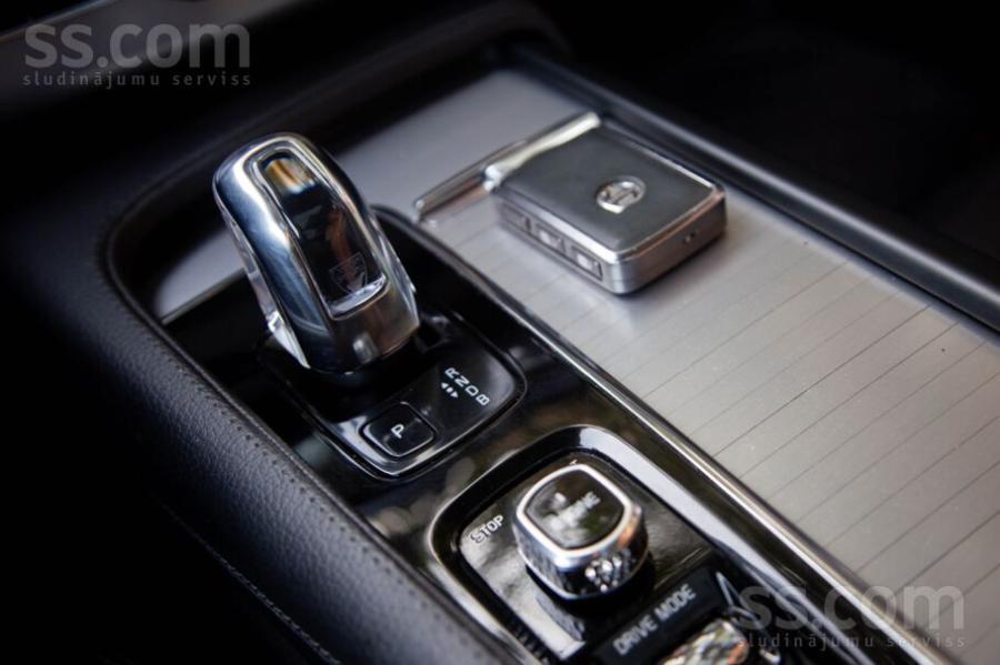 Melns Volvo XC90 2016 Rīga, ar dzinēja tilpumu 2.00 L un nobraukumu 277 tūkst. km par 17900 €, foto 14 vietnē AUTOMOTO.COM.LV