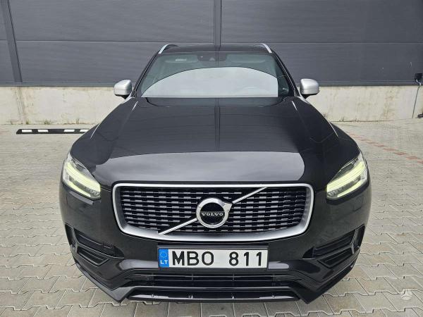 Black Volvo XC90 2016 in Siauliai, with an engine capacity of 1.97 L and mileage of 179 thousand km for 25000 €, photo 8 on AUTOMOTO.COM.LV
