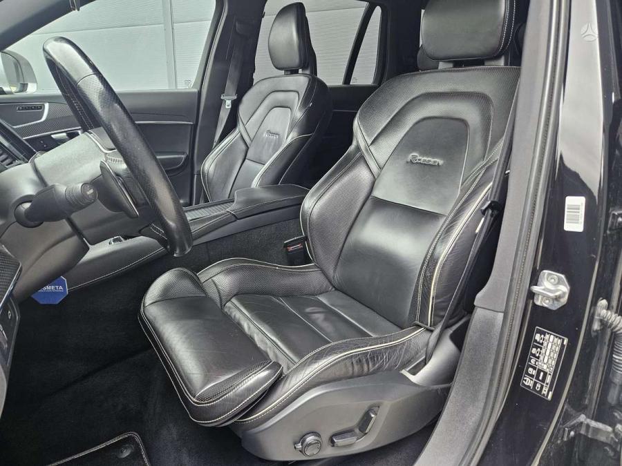 Melns Volvo XC90 2016 Šauļi, ar dzinēja tilpumu 1.97 L un nobraukumu 179 tūkst. km par 25000 €, foto 22 vietnē AUTOMOTO.COM.LV