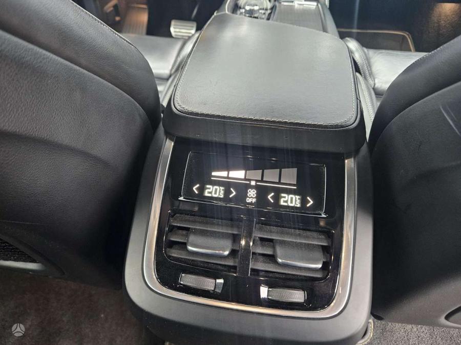 Melns Volvo XC90 2016 Šauļi, ar dzinēja tilpumu 1.97 L un nobraukumu 179 tūkst. km par 25000 €, foto 26 vietnē AUTOMOTO.COM.LV