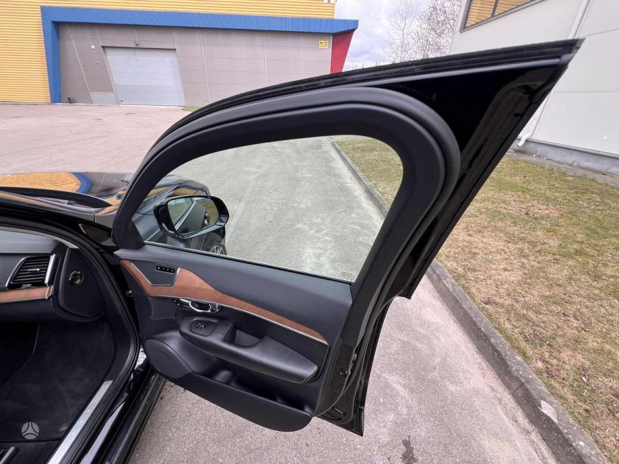 Melns Volvo XC90 2016 Kauņa, ar dzinēja tilpumu 1.97 L un nobraukumu 283 tūkst. km par 18200 €, foto 20 vietnē AUTOMOTO.COM.LV