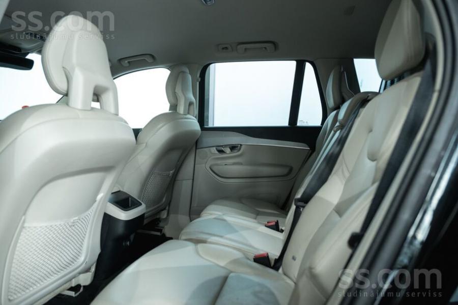 Black Volvo XC90 2016 in Riga, with an engine capacity of 2.00 L and mileage of 250 thousand km for 18500 €, photo 7 on AUTOMOTO.COM.LV