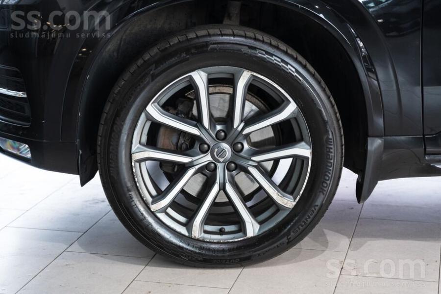 Black Volvo XC90 2016 in Riga, with an engine capacity of 2.00 L and mileage of 250 thousand km for 18500 €, photo 11 on AUTOMOTO.COM.LV