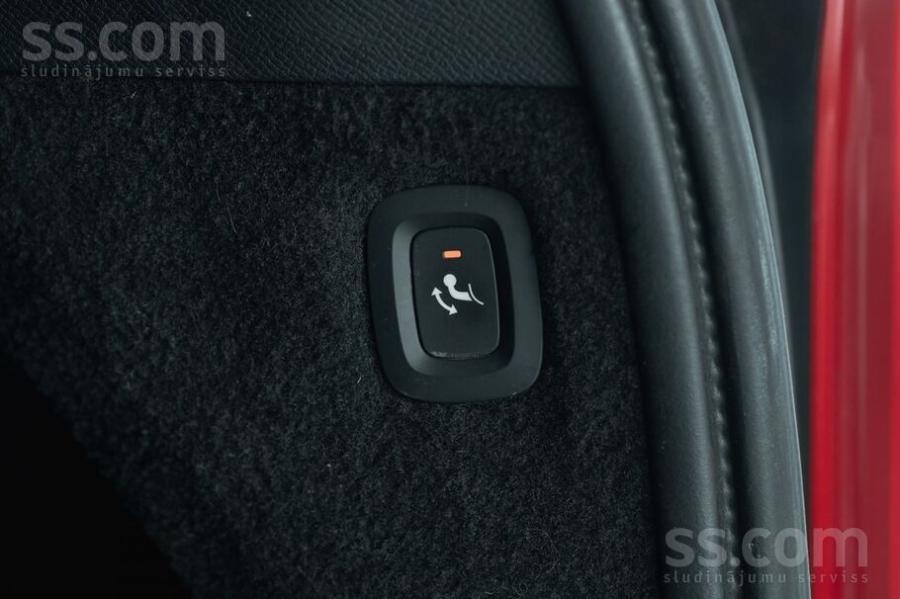 Black Volvo XC90 2016 in Riga, with an engine capacity of 2.00 L and mileage of 250 thousand km for 18500 €, photo 27 on AUTOMOTO.COM.LV