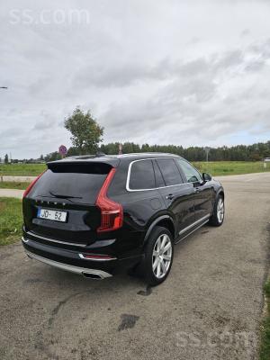 Black Volvo XC90 2016 in Riga, with an engine capacity of 2.00 L and mileage of 368 thousand km for 24500 €, photo 4 on AUTOMOTO.COM.LV
