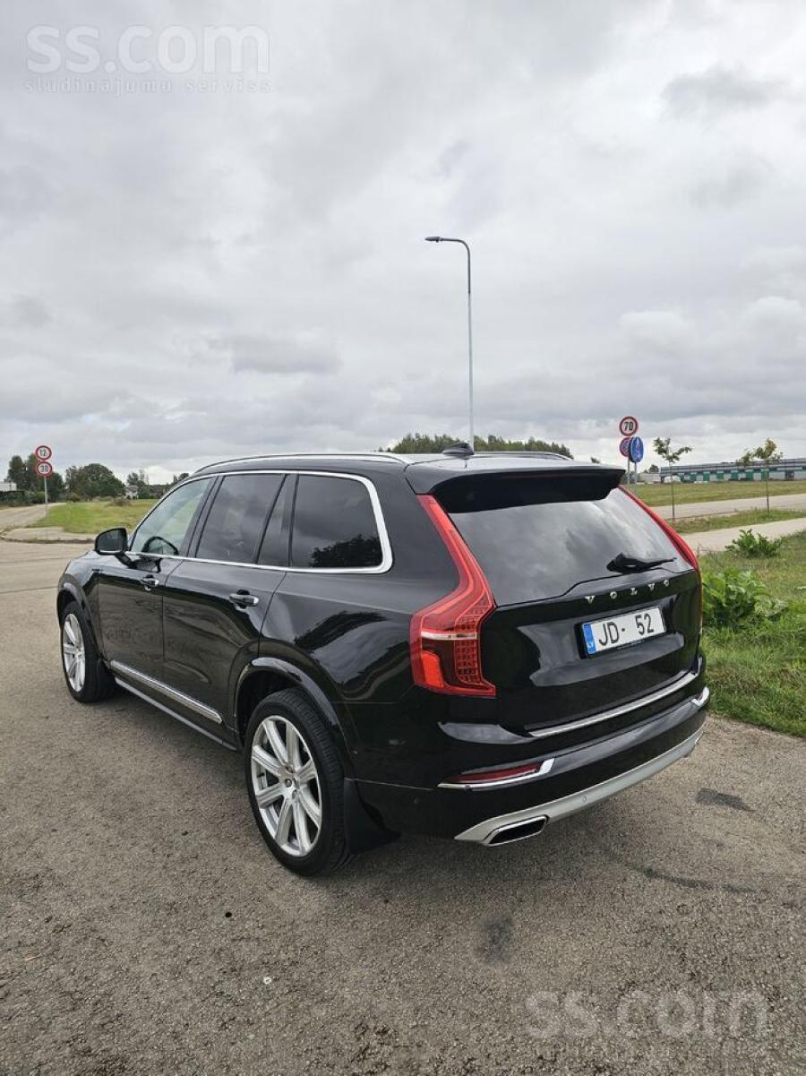 Black Volvo XC90 2016 in Riga, with an engine capacity of 2.00 L and mileage of 368 thousand km for 24500 €, photo 5 on AUTOMOTO.COM.LV
