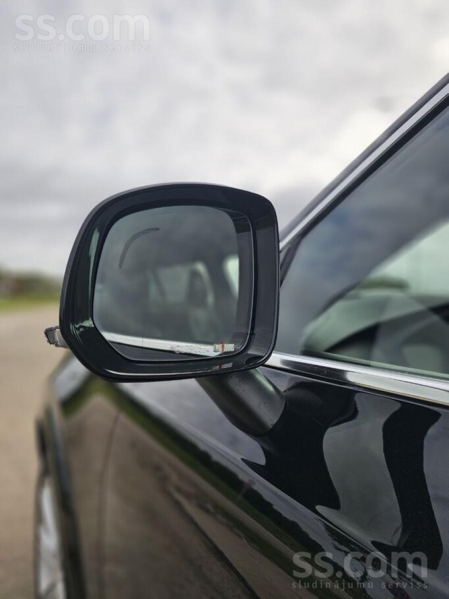 Black Volvo XC90 2016 in Riga, with an engine capacity of 2.00 L and mileage of 368 thousand km for 24500 €, photo 17 on AUTOMOTO.COM.LV