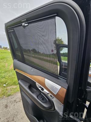 Black Volvo XC90 2016 in Riga, with an engine capacity of 2.00 L and mileage of 368 thousand km for 24500 €, photo 21 on AUTOMOTO.COM.LV