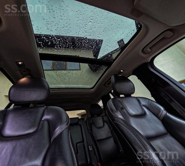 Black Volvo XC90 2017 in Riga, with an engine capacity of 2.00 L and mileage of 164 thousand km for 28000 €, photo 11 on AUTOMOTO.COM.LV