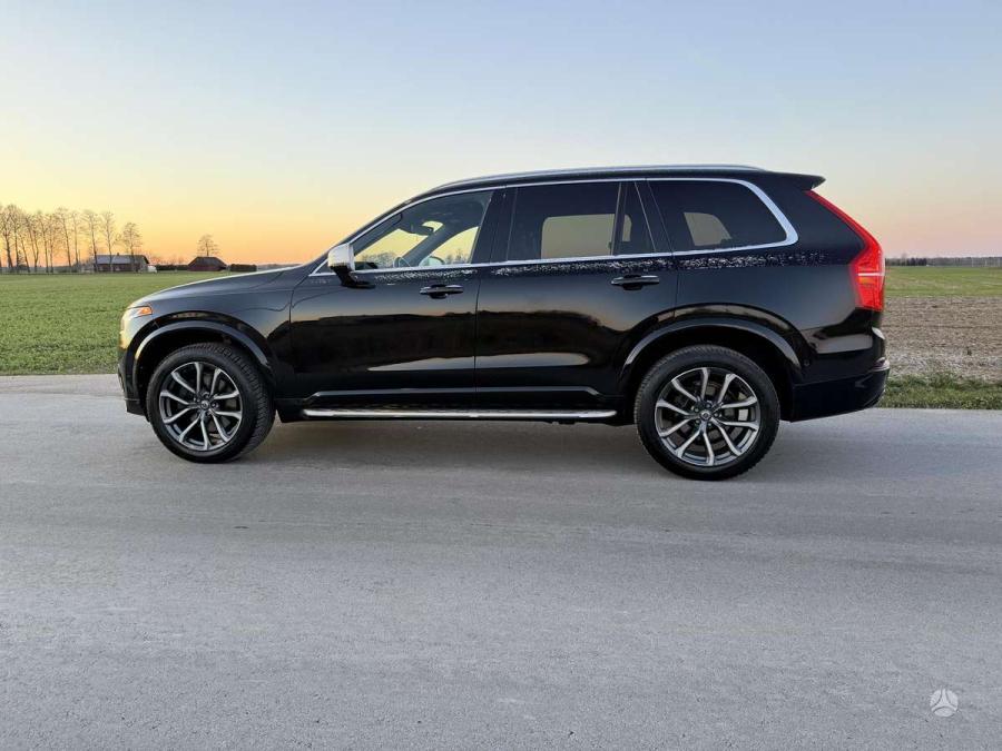Black Volvo XC90 2017 in Sakiai, with an engine capacity of 1.97 L and mileage of 222 thousand km for 22444 €, photo 9 on AUTOMOTO.COM.LV