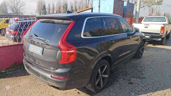 Melns Volvo XC90 2017 Šauļi, ar dzinēja tilpumu 1.97 L un nobraukumu 260 tūkst. km par 10500 €, foto 4 vietnē AUTOMOTO.COM.LV