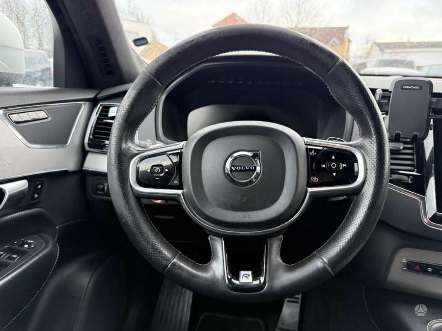 Melns Volvo XC90 2017 Šauļi, ar dzinēja tilpumu 1.97 L un nobraukumu 260 tūkst. km par 10500 €, foto 12 vietnē AUTOMOTO.COM.LV