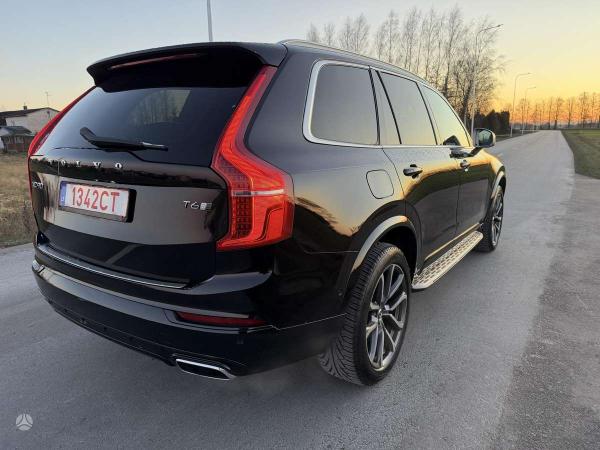 Black Volvo XC90 2017 in Sakiai, with an engine capacity of 1.97 L and mileage of 222 thousand km for 22444 €, photo 6 on AUTOMOTO.COM.LV