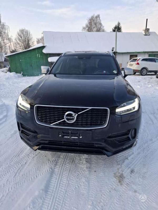 Black Volvo XC90 2017 in Birstonas, with an engine capacity of 2.00 L and mileage of 261 thousand km for 12500 €, photo 2 on AUTOMOTO.COM.LV