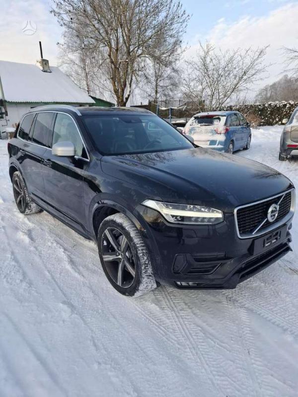 Black Volvo XC90 2017 in Birstonas, with an engine capacity of 2.00 L and mileage of 261 thousand km for 12500 €, photo 3 on AUTOMOTO.COM.LV