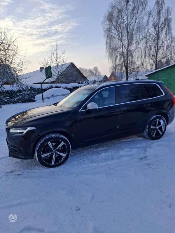 Black Volvo XC90 2017 in Birstonas, with an engine capacity of 2.00 L and mileage of 261 thousand km for 12500 €, photo 5 on AUTOMOTO.COM.LV