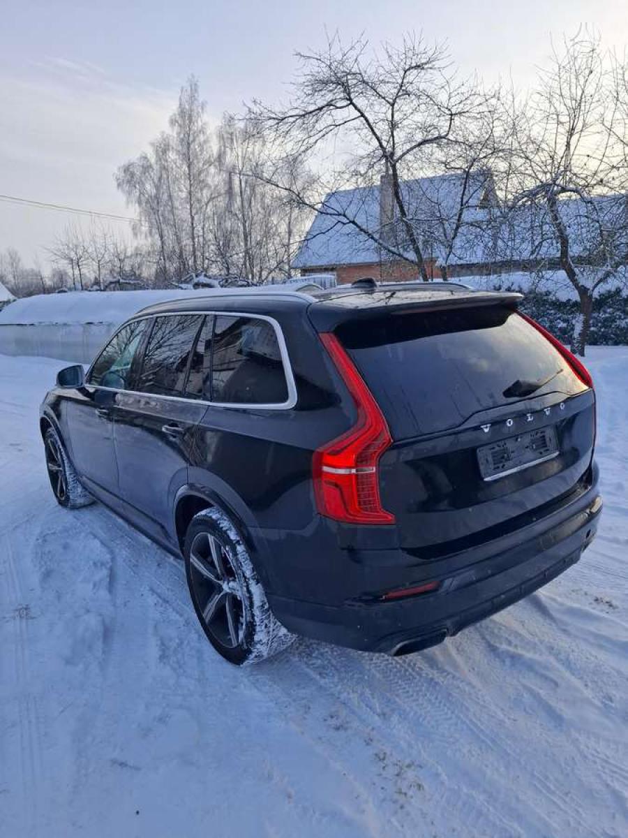 Black Volvo XC90 2017 in Birstonas, with an engine capacity of 2.00 L and mileage of 261 thousand km for 12500 €, photo 6 on AUTOMOTO.COM.LV