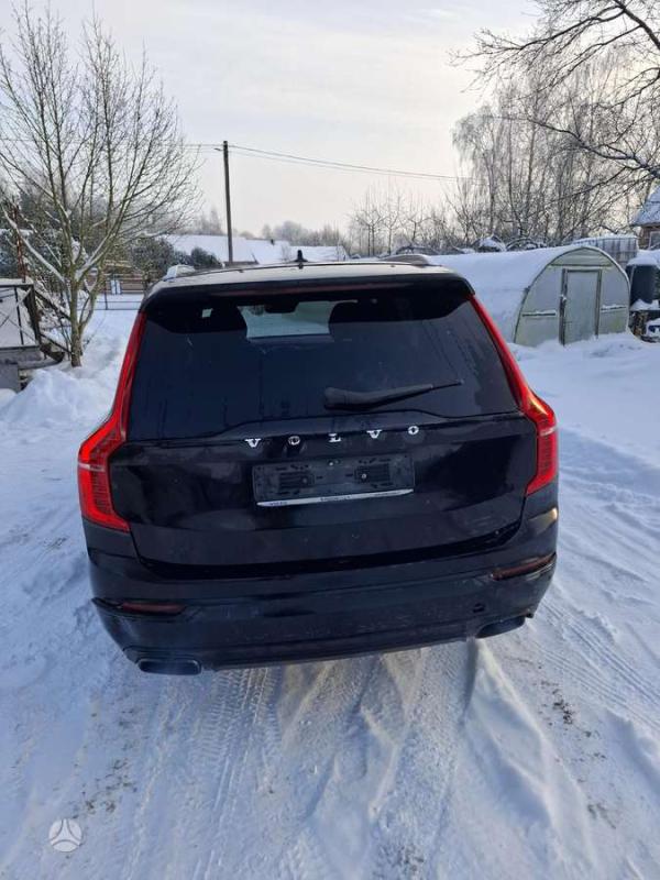 Black Volvo XC90 2017 in Birstonas, with an engine capacity of 2.00 L and mileage of 261 thousand km for 12500 €, photo 7 on AUTOMOTO.COM.LV