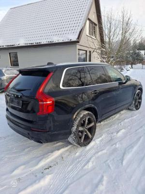 Black Volvo XC90 2017 in Birstonas, with an engine capacity of 2.00 L and mileage of 261 thousand km for 12500 €, photo 8 on AUTOMOTO.COM.LV