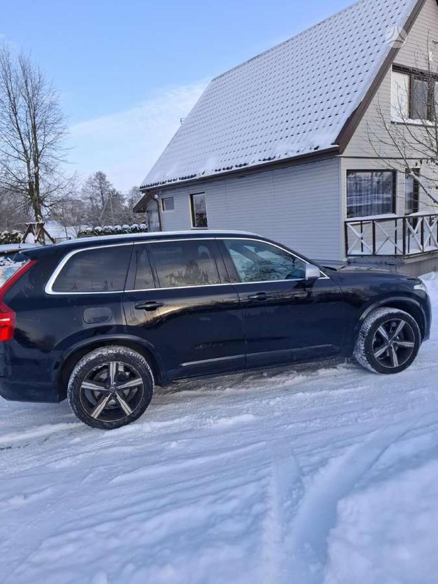 Black Volvo XC90 2017 in Birstonas, with an engine capacity of 2.00 L and mileage of 261 thousand km for 12500 €, photo 9 on AUTOMOTO.COM.LV